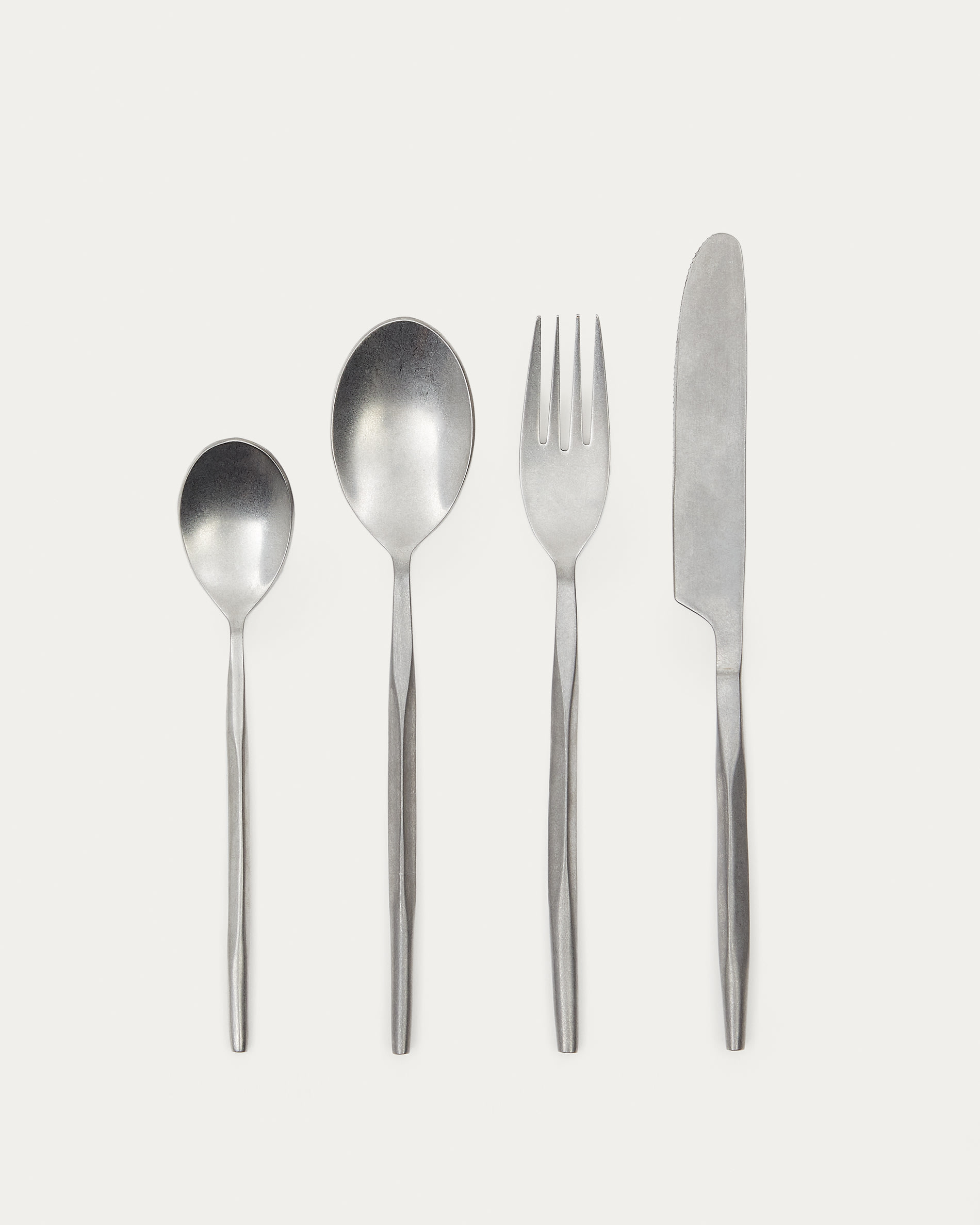 Functional cutlery set | Kave Home