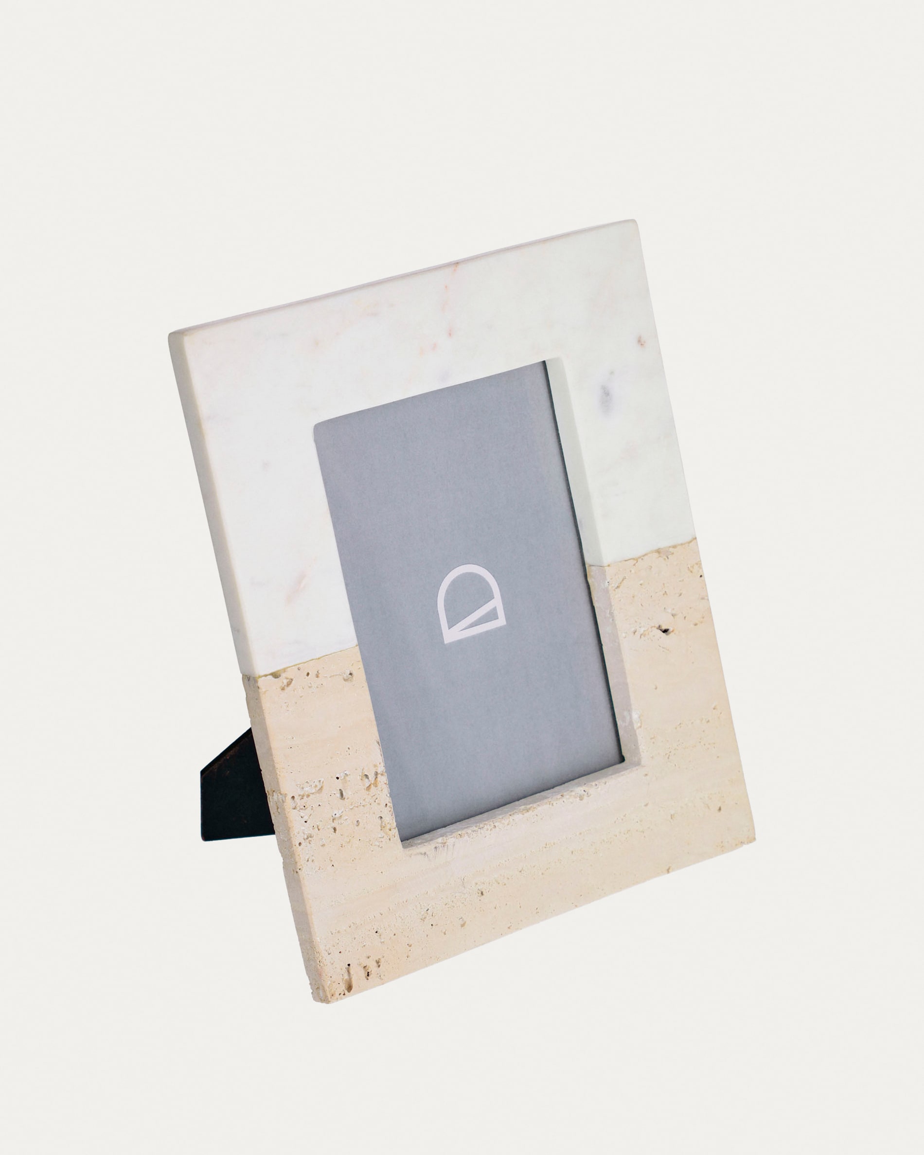 Cadre photo Uria en marbre blanc et pierre beige 23 x 18 cm | Kave Home