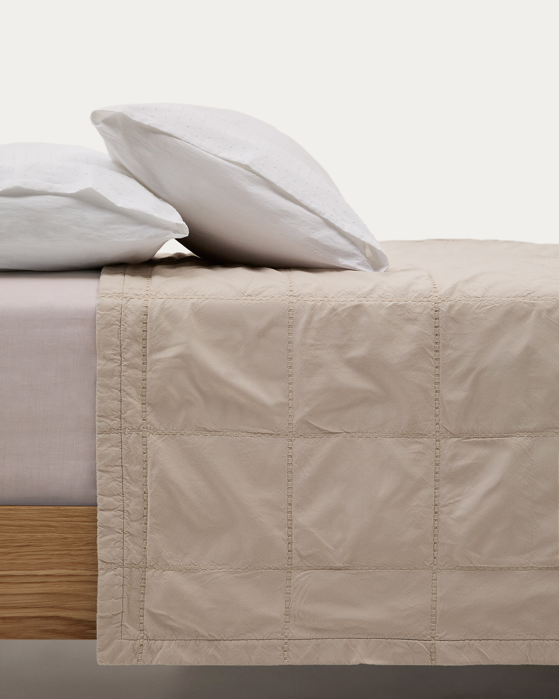 Queen Elizabeth Matelasse Bedspread Matelassé Coverlets, Bedspreads