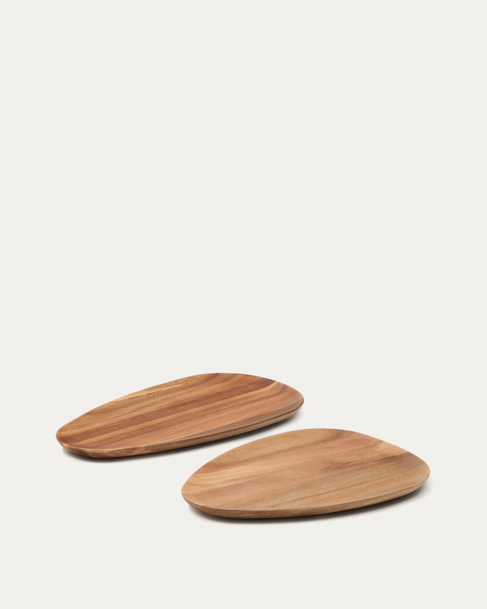 Set de 2 plateaux de service Nukha en bois d'acacia FSC 100 % | Kave Home France