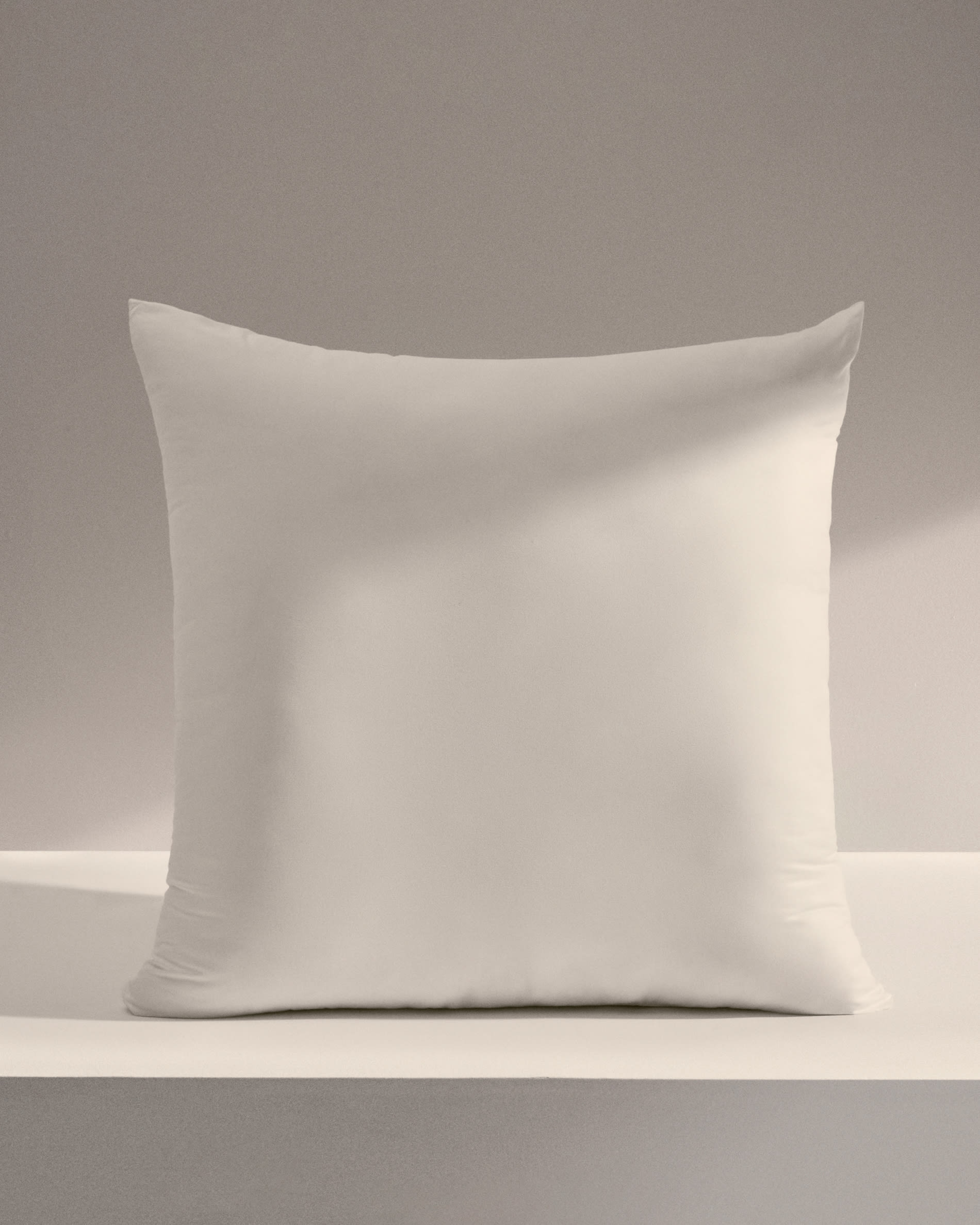 Fluff Cushion Filling 70 x 70 cm made in Spain | Kave Home Switzerland