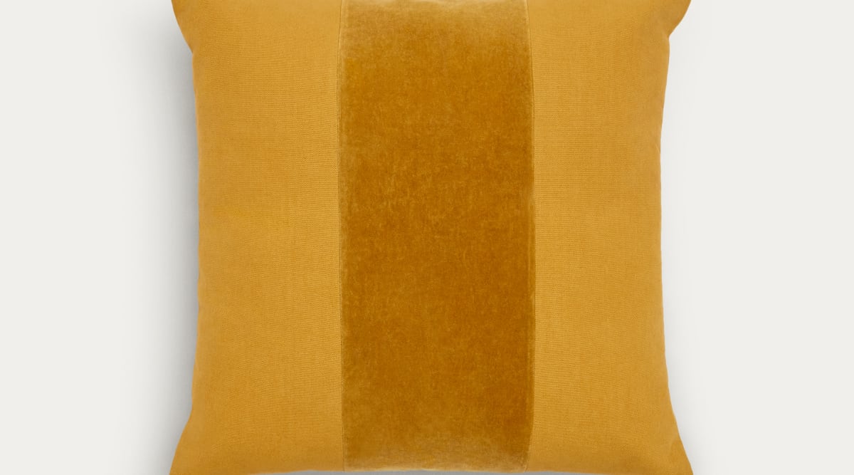Zaira Kissenhülle 100% Baumwolle und Samt in Senfgelb 45 x 45 cm | Kave ...