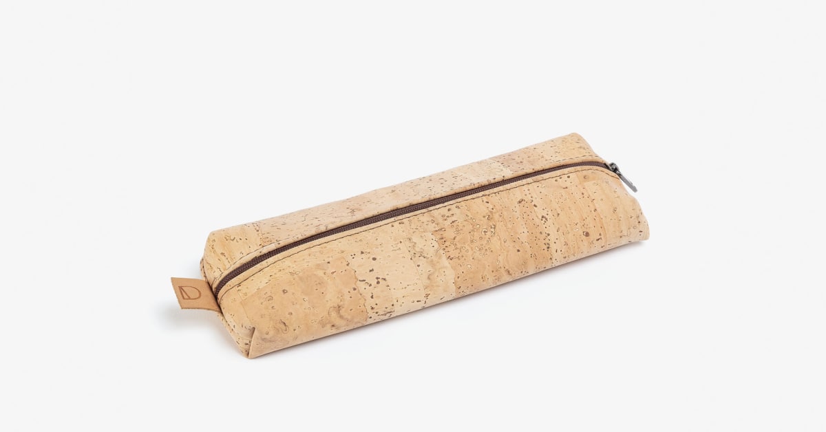 Pencil case Foa light cork with zipper | Kave Home Great Britain