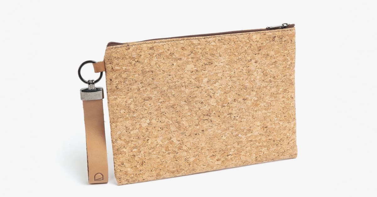 Small bag Foa natural cork with zipper | Kave Home Great Britain