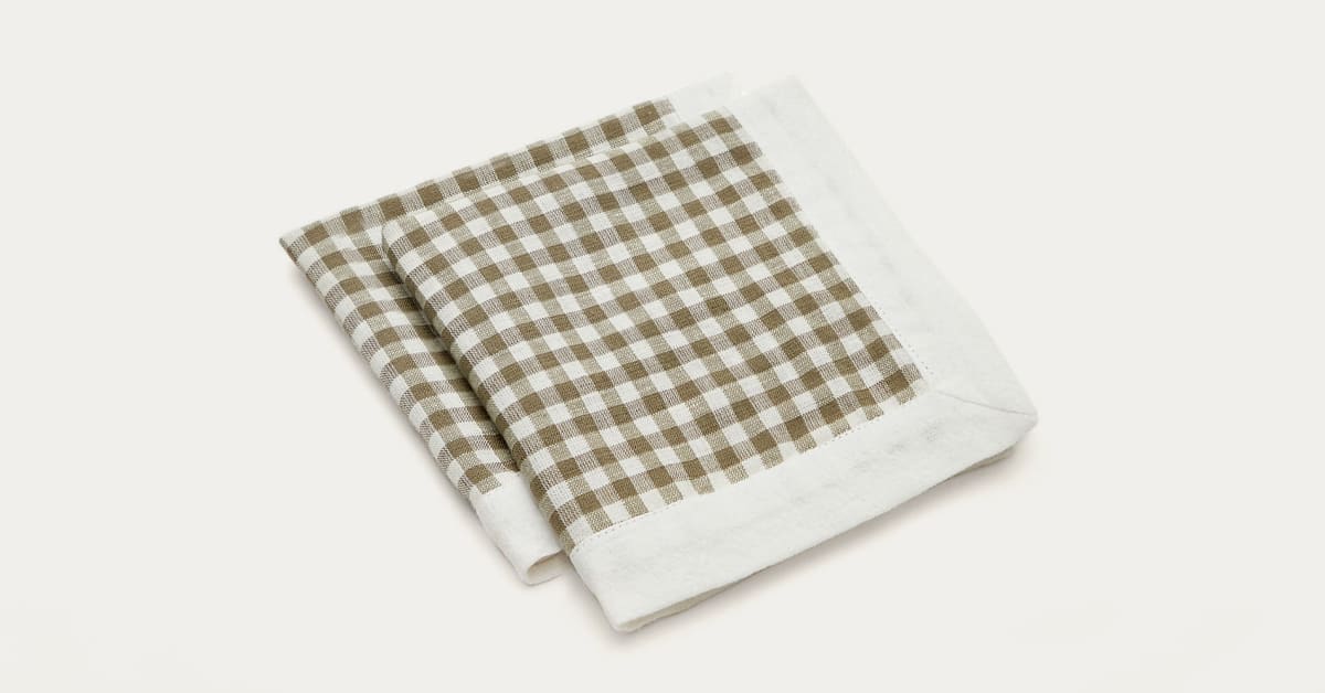 Madremanya set of 2 serviettes 100% linen with green checkers and white ...