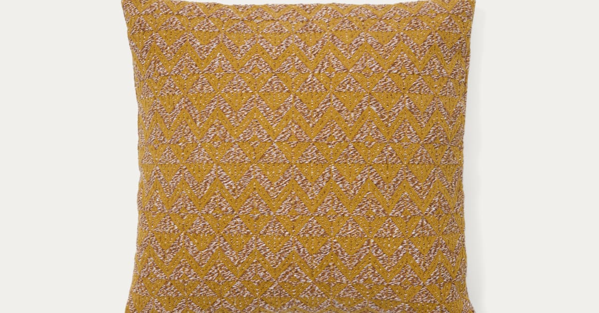 Capa de almofada Magi jacquard algodão mostarda 45 x 45 cm | Kave Home ...