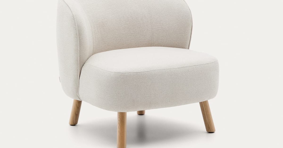 Ulit armchair in beige chenille with solid beech wood legs in a natural ...
