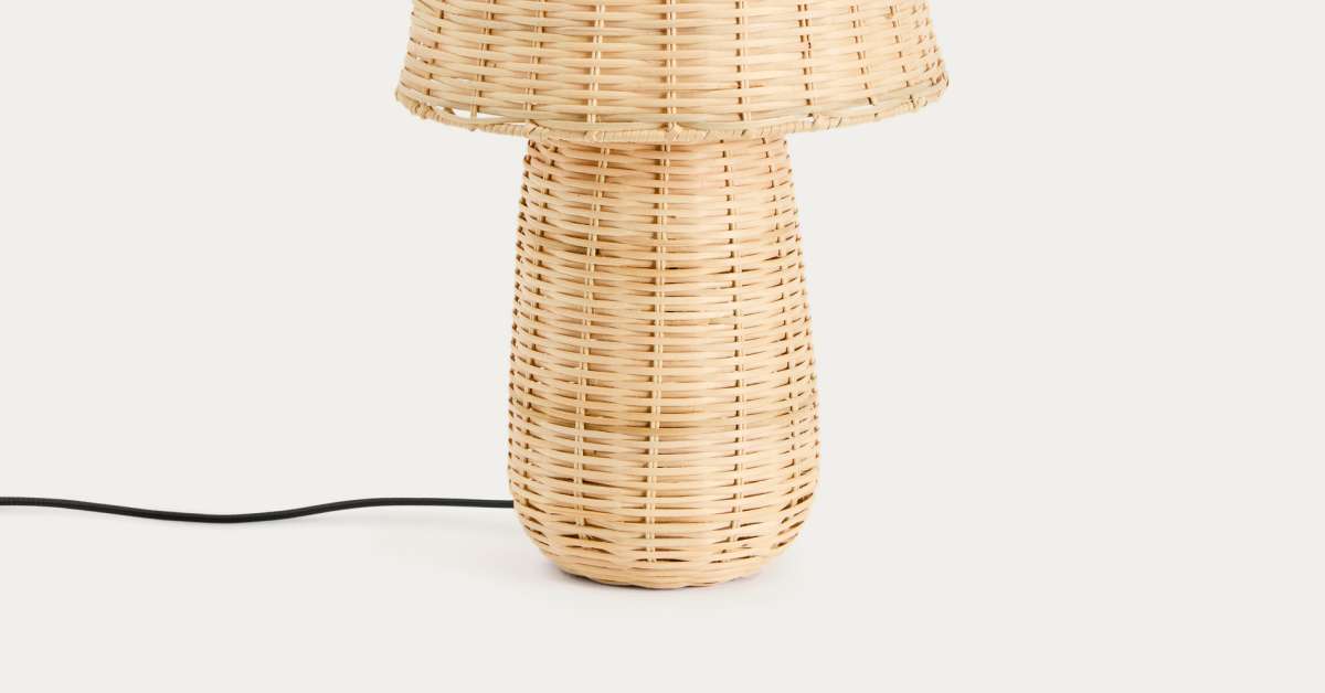 Neuda rattan table lamp with light finish | Kave Home Great Britain