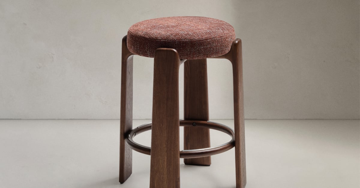 Granite stool in brown chenille and solid ash wood with walnut-coloured finish FSC 100% 65cm ...