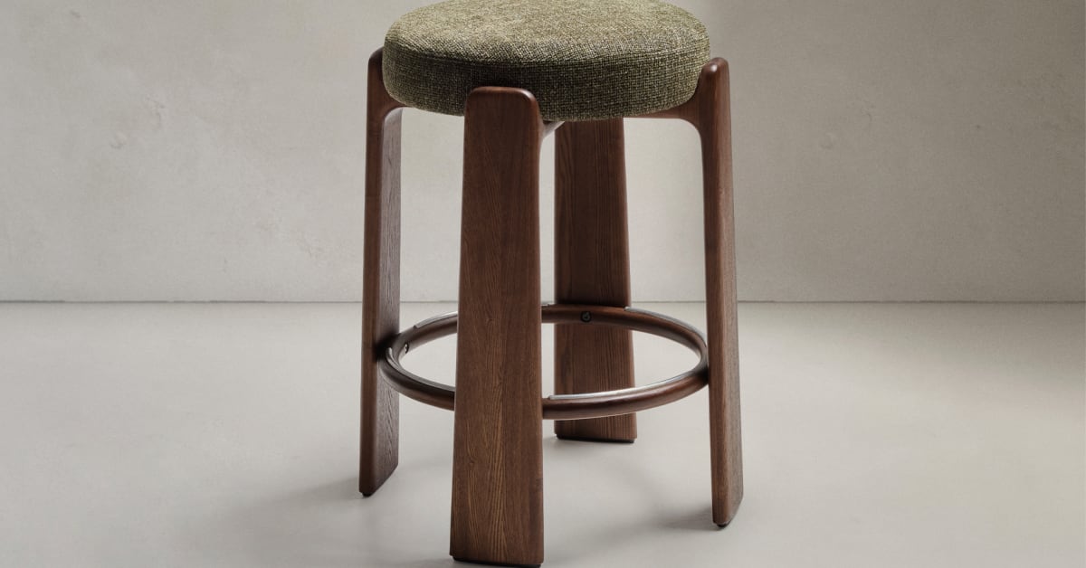 Granite stool in green chenille and solid ash wood with walnut-coloured ...