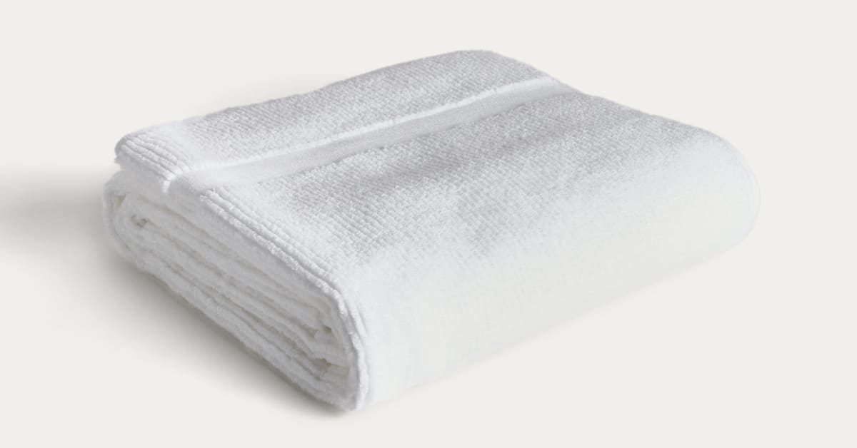 Olvira 100% cotton white jacquard bath towel 70 x 140cm | Kave Home Spain