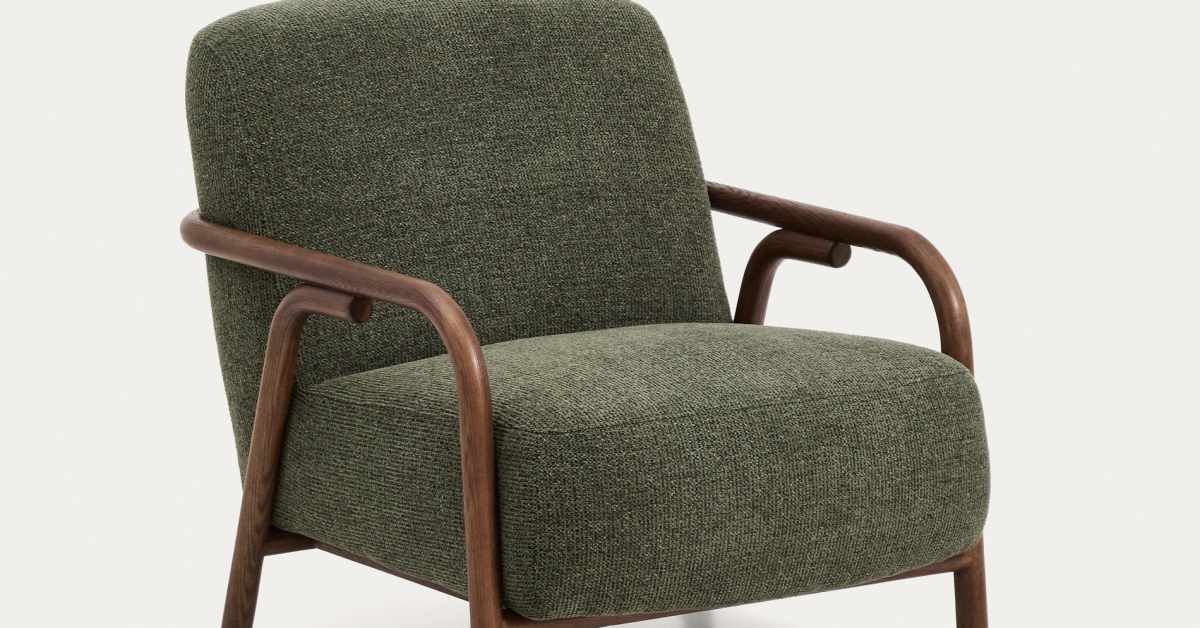 Poltrona Sylo de chenille verde-escuro e madeira maciça de freixo ...