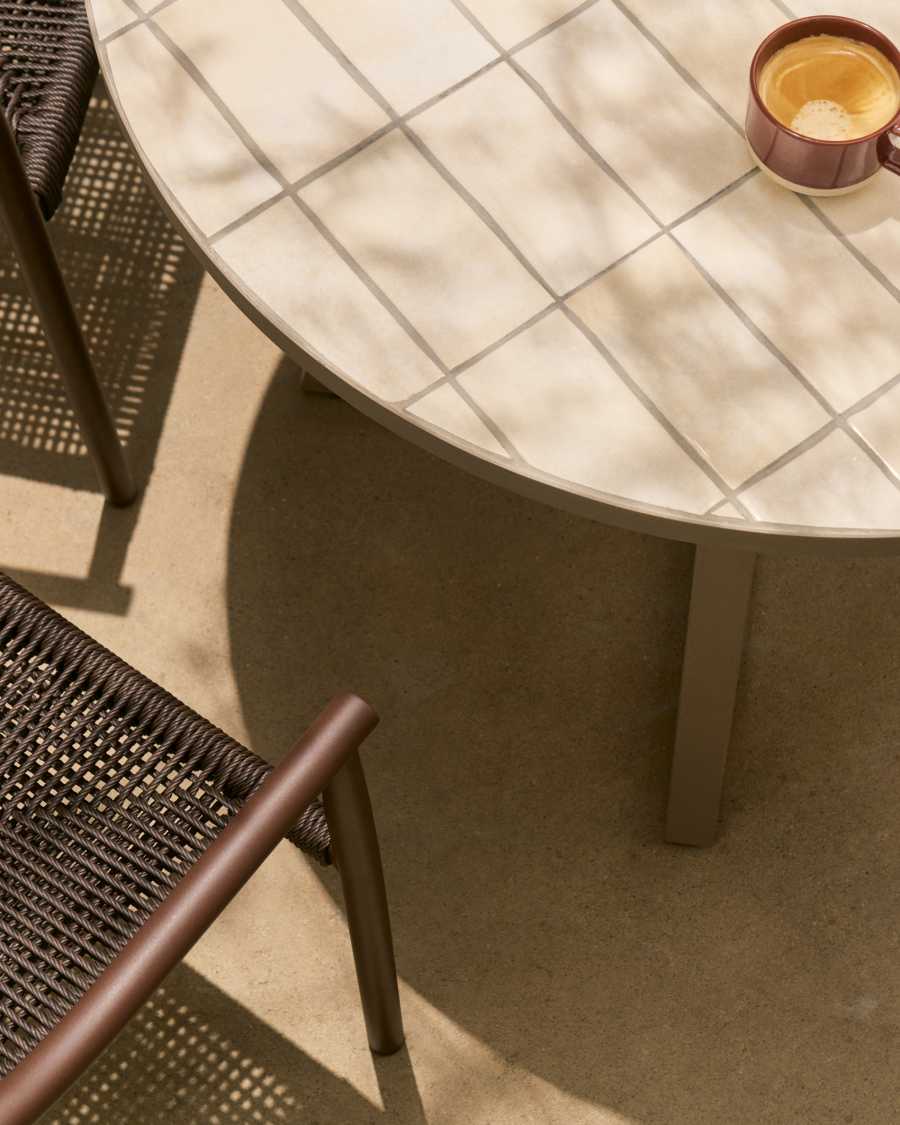 Tella round table in galvanised steel with beige tiles Ø90cm | Kave Home