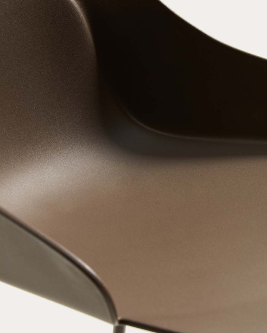 Hocker Sanile mit Stahlbeinen mit braunem Finish | Kave Home
