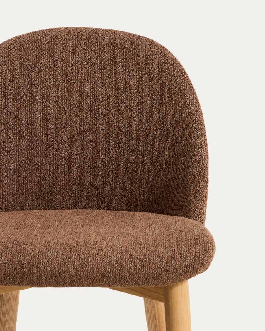 Stuhl Meila mit terrakottafarbener Chenille und Beinen aus massivem ...