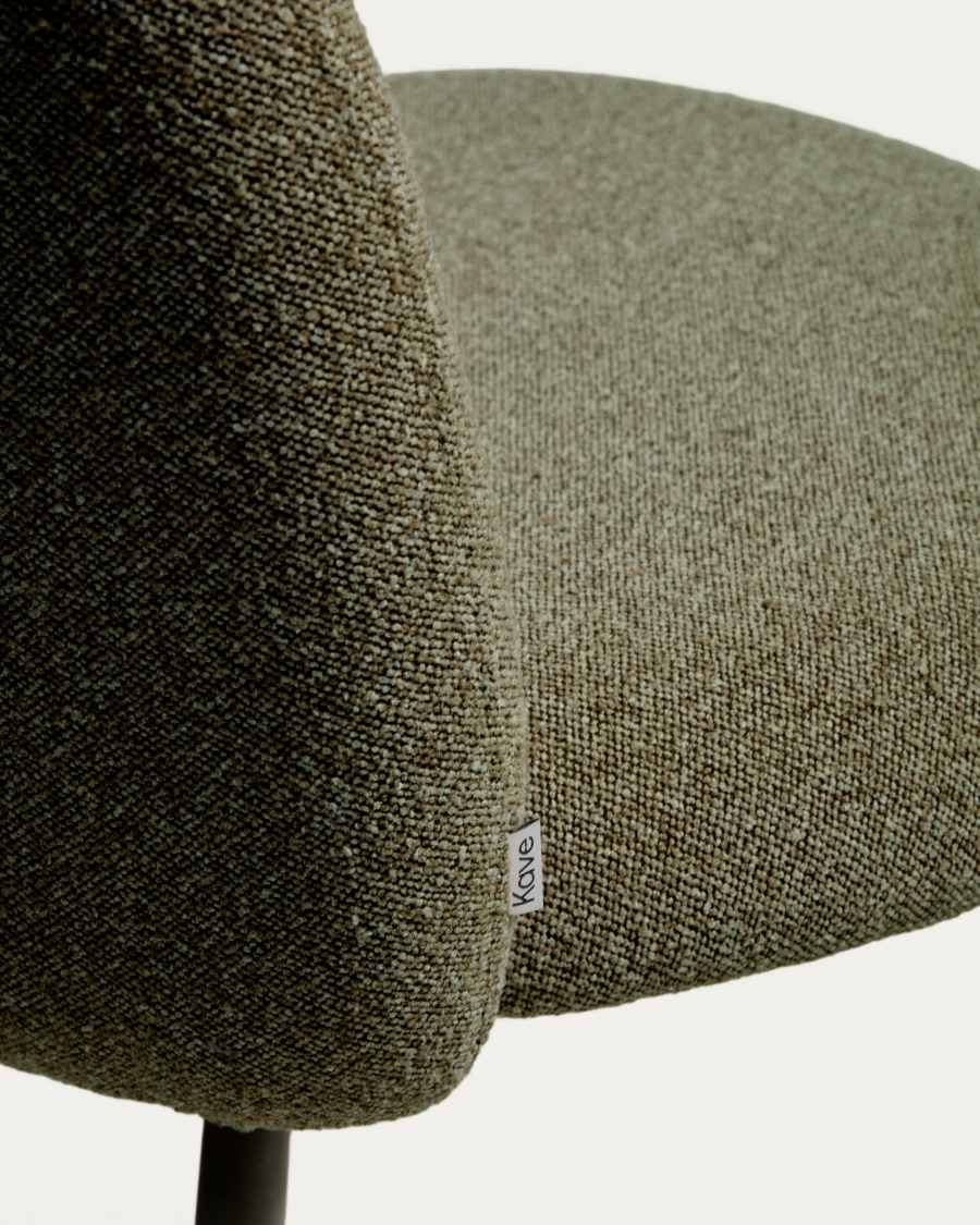 Stuhl Arino mit grüner Chenille und grünen Metallbeinen | Kave Home